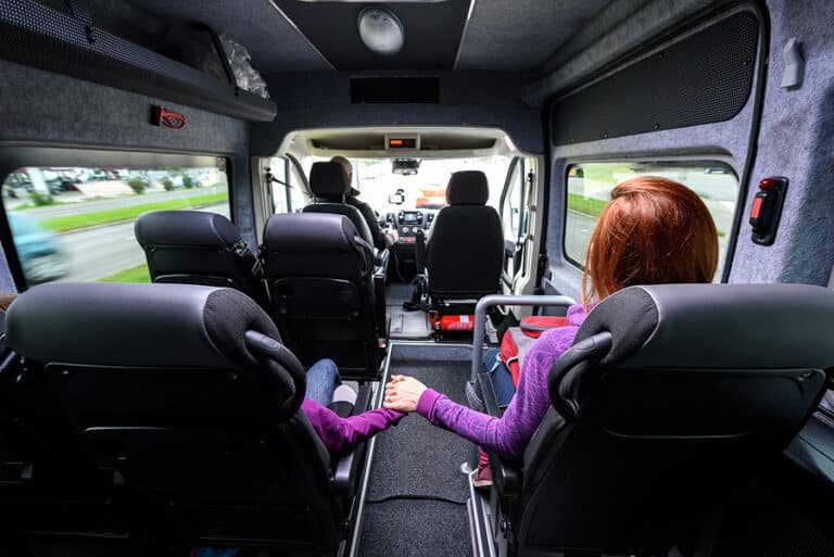 3 Reasons to Rent a Spacious Van This Summer